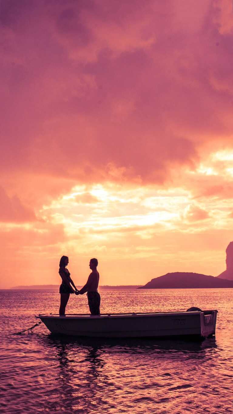 Couple Wallpaper - iXpap