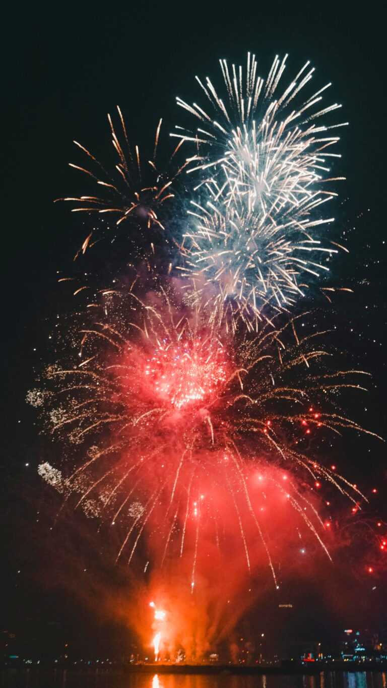 HD Fireworks Wallpaper - iXpap