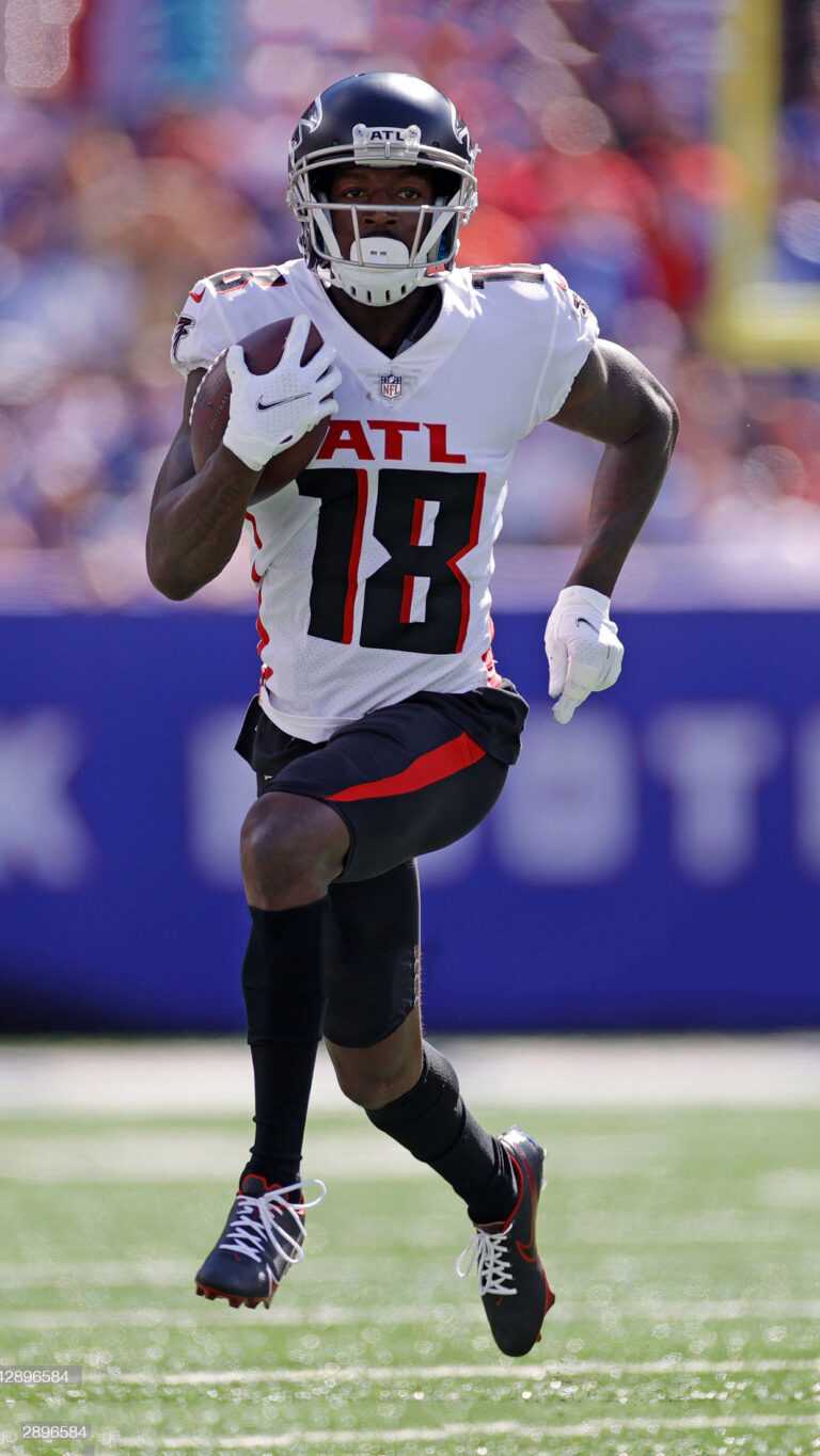 Calvin Ridley Wallpaper - iXpap