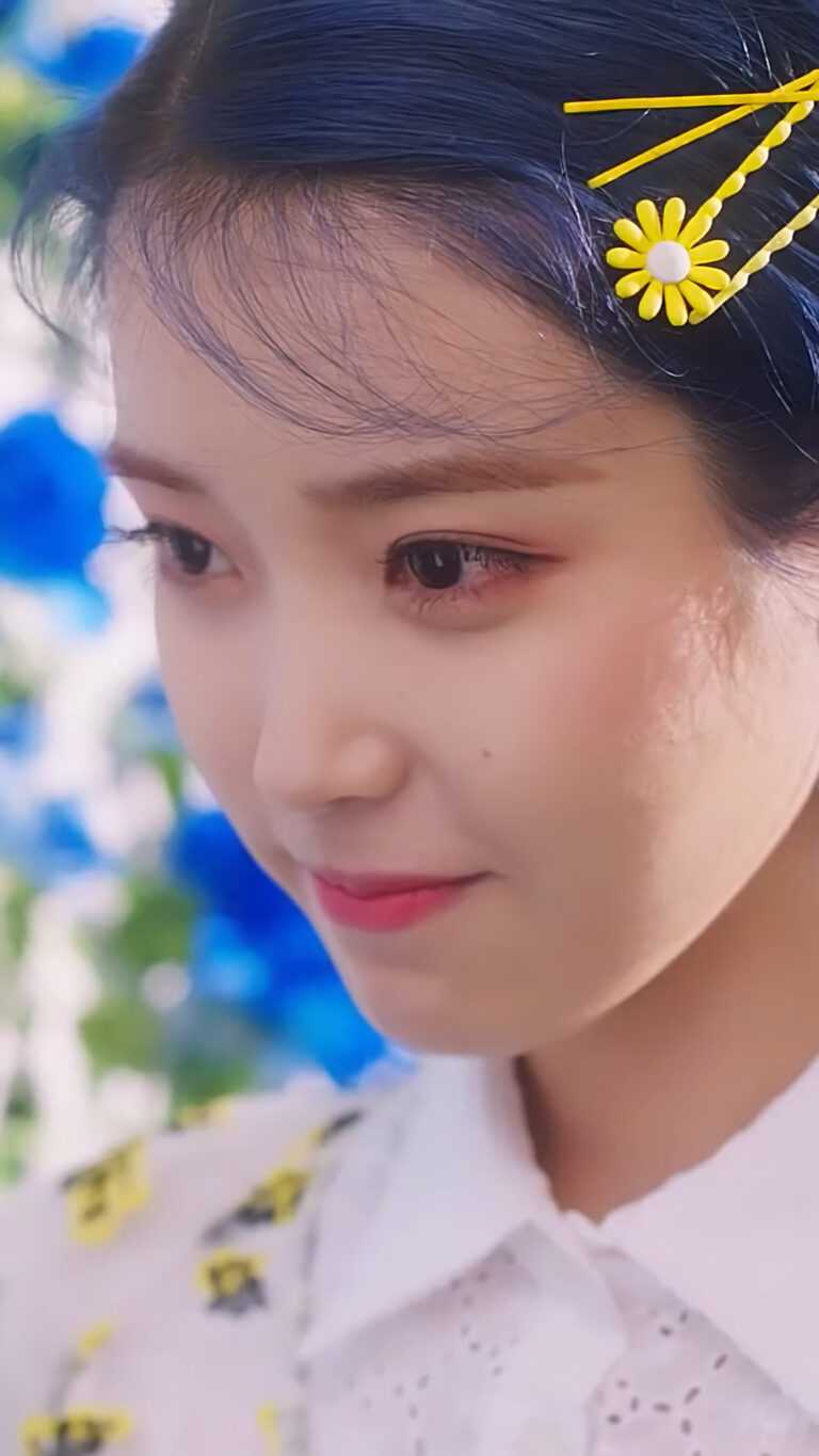 IU Blueming Wallpaper - iXpap