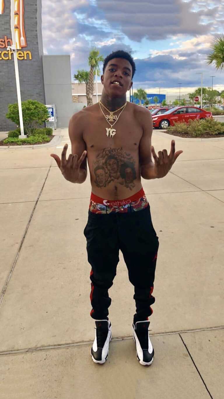 Yungeen Ace Wallpapers - iXpap