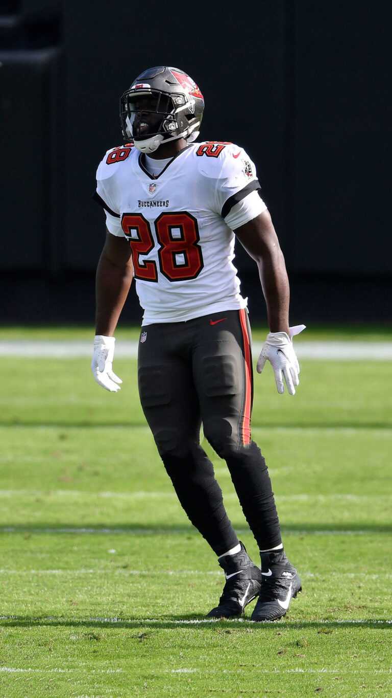 Leonard Fournette Wallpaper - iXpap