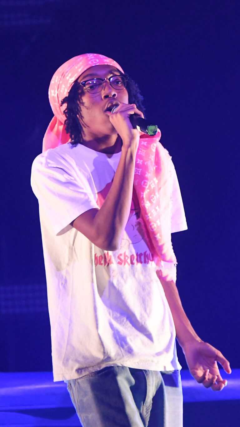 Lil RT Wallpaper - iXpap