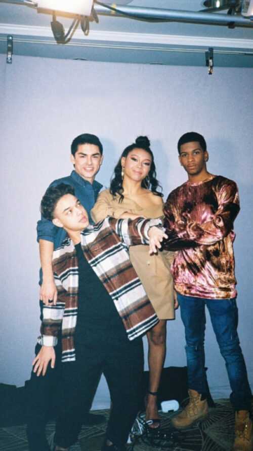 On My Block Wallpaper - iXpap