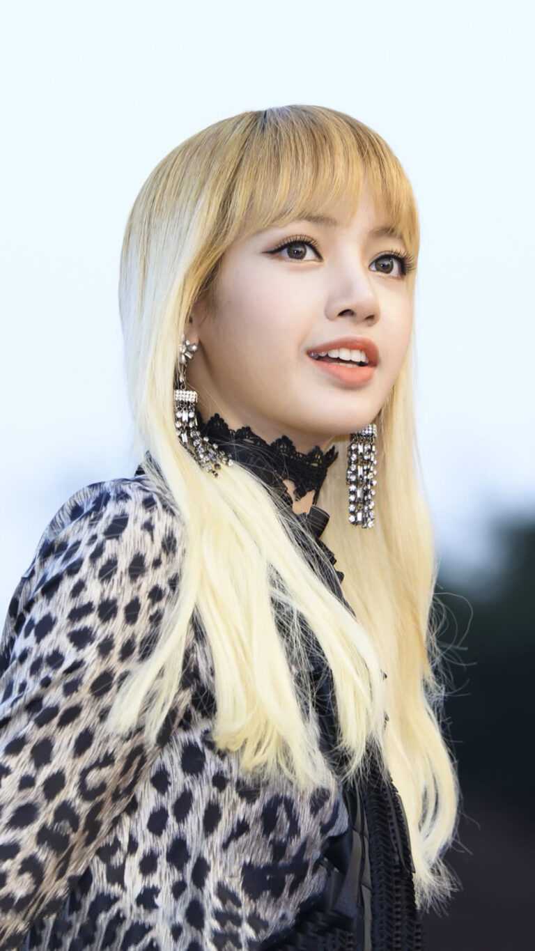 Lisa Wallpaper - iXpap