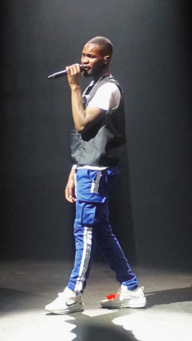 Santan Dave Wallpaper - iXpap