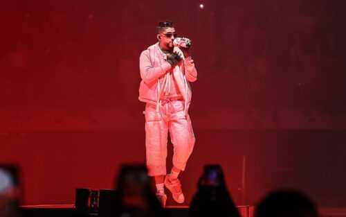 Bad Bunny Wallpapers - iXpap