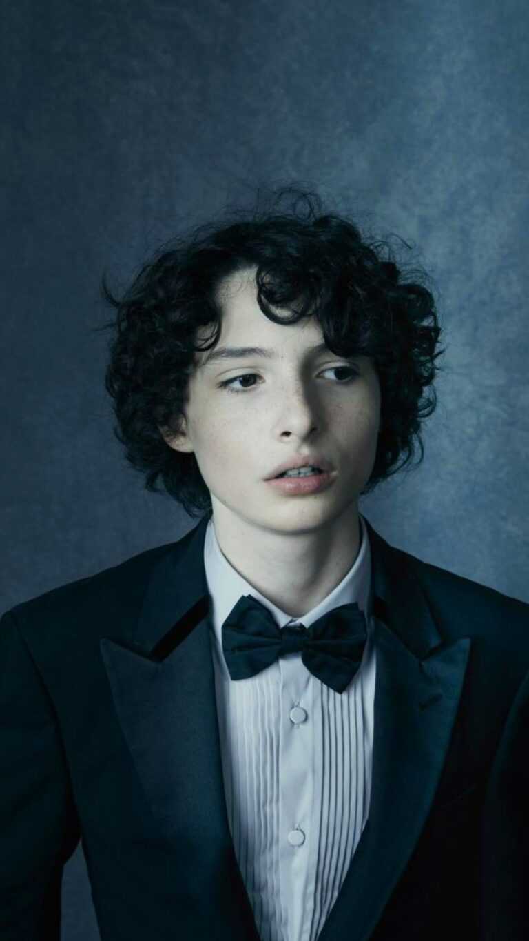 Finn Wolfhard Wallpaper - iXpap