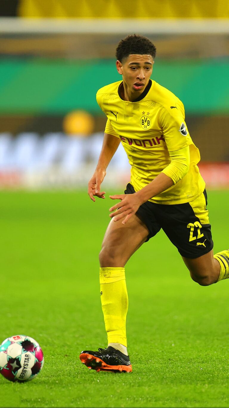 Jude Bellingham Wallpaper - iXpap