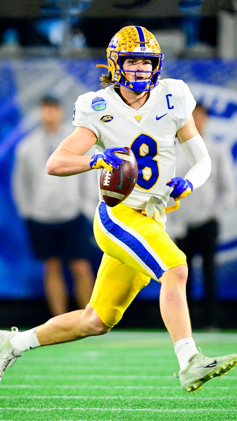 Kenny Pickett Wallpaper - iXpap