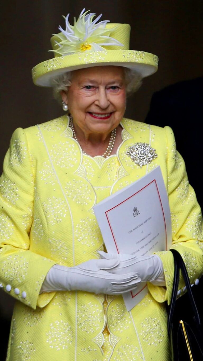 Queen Elizabeth Wallpaper - iXpap