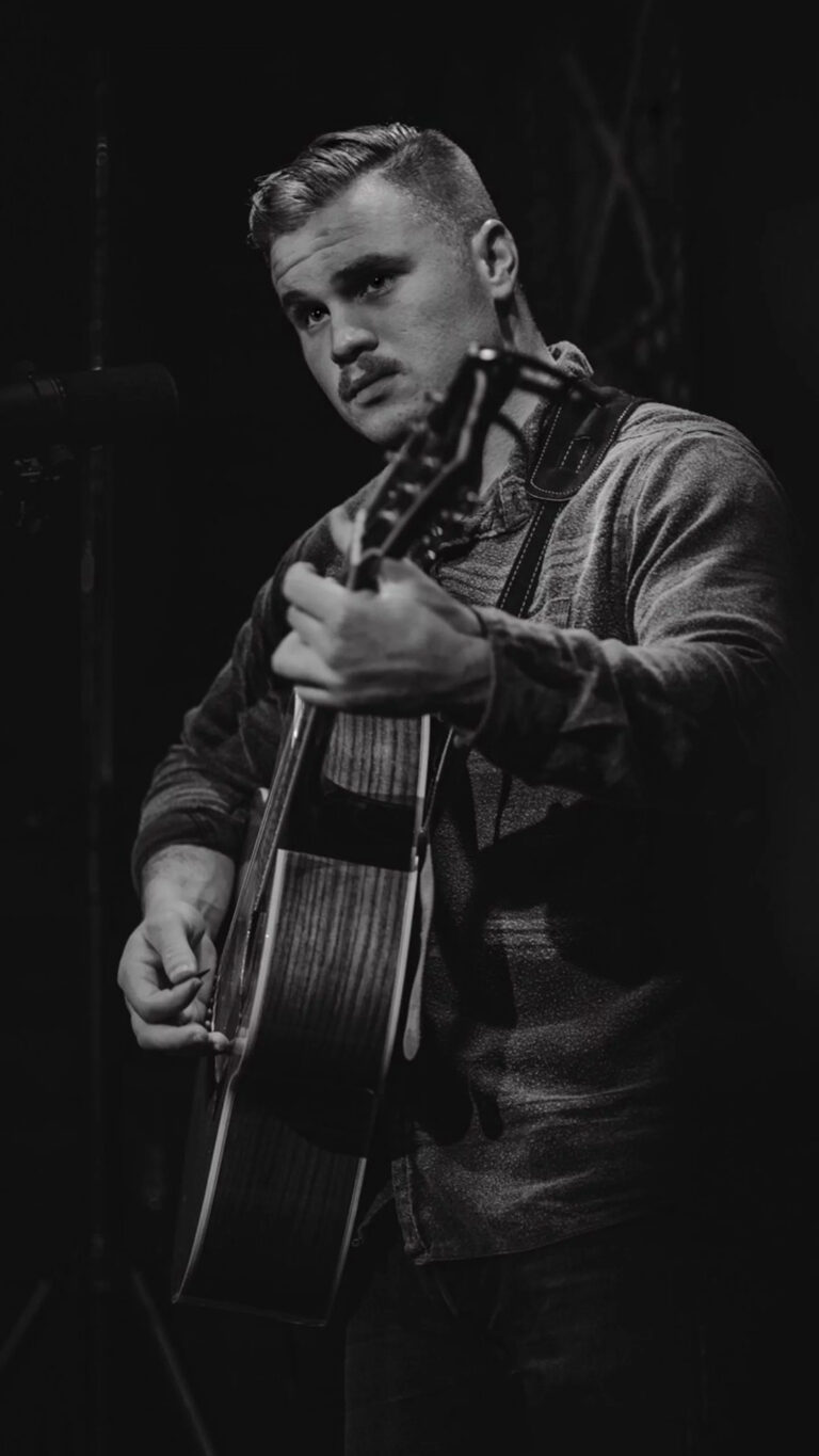 Zach Bryan Wallpaper - iXpap