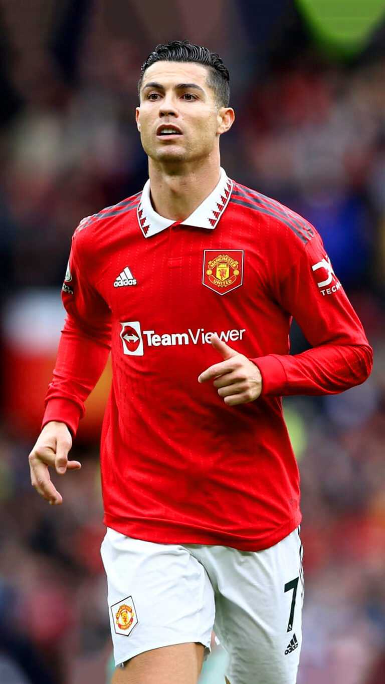 Ronaldo Bicycle Kick Wallpaper - iXpap