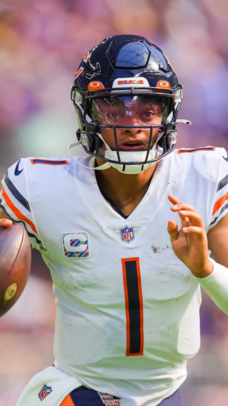 Justin Fields Wallpaper - iXpap