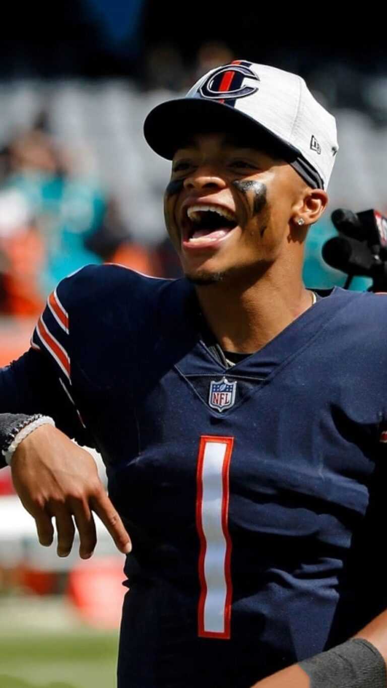 Justin Fields Wallpaper - iXpap