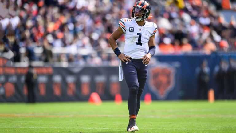 Justin Fields Wallpaper - iXpap