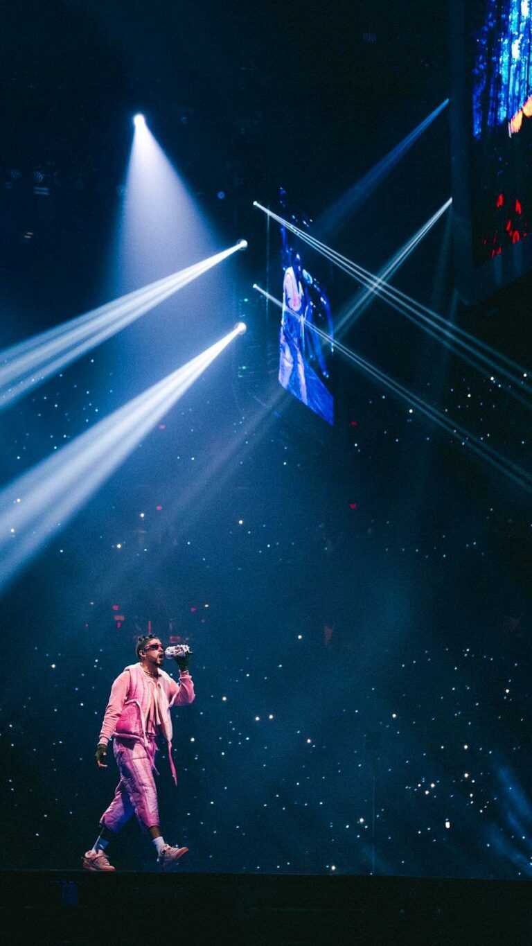 Bad Bunny Rapper Wallpaper - iXpap