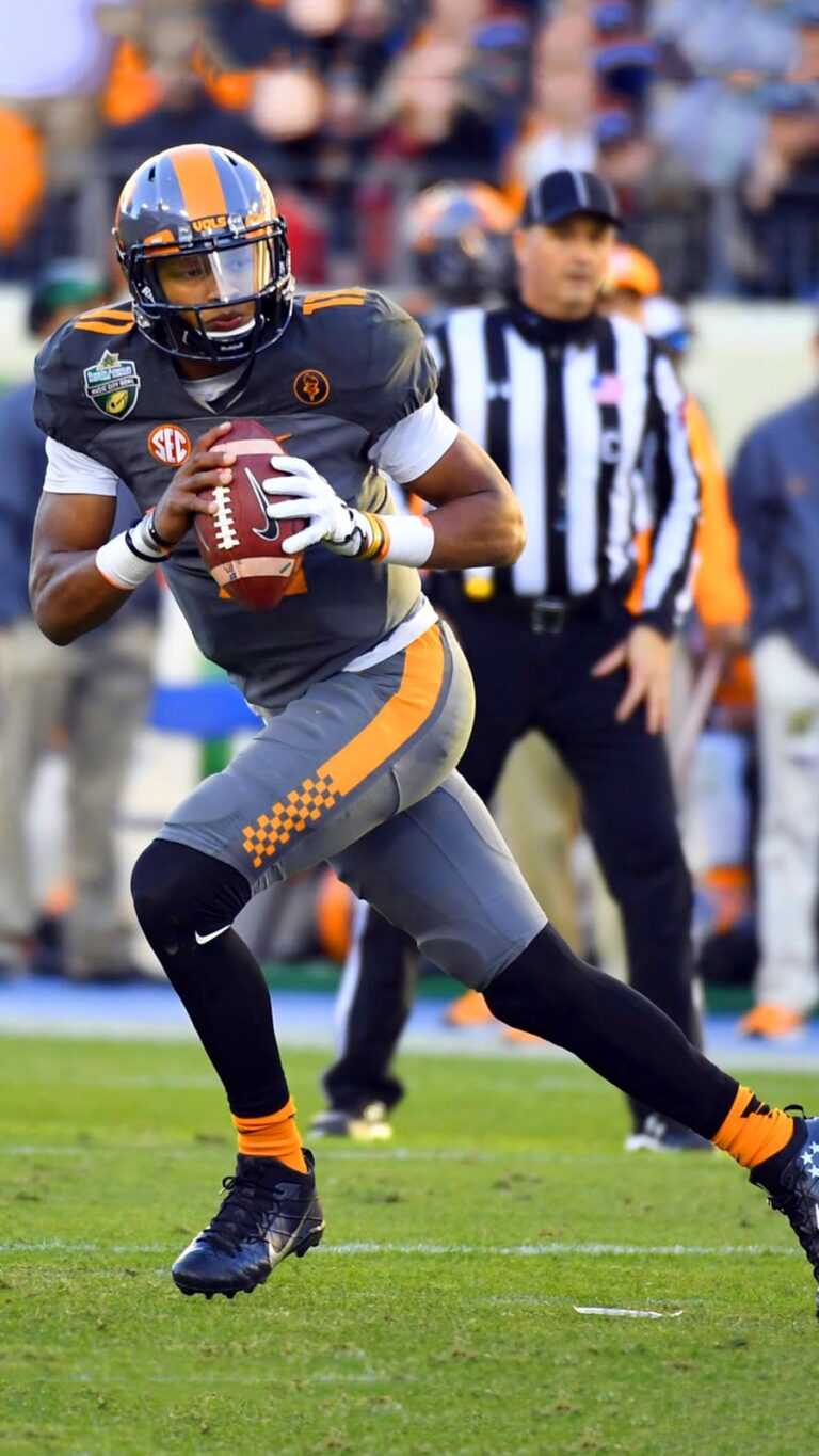 Josh Dobbs Wallpaper - iXpap
