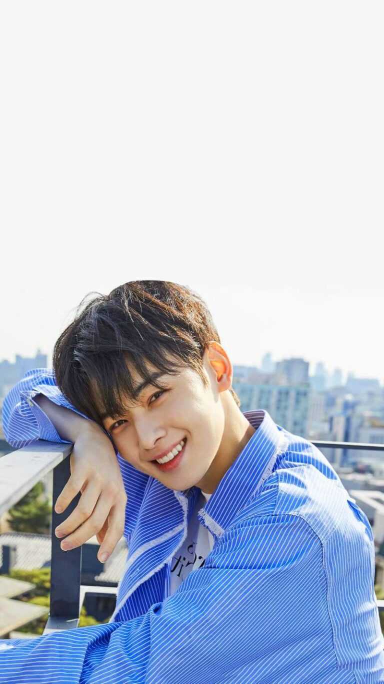 MoonBin Astro Wallpaper - iXpap