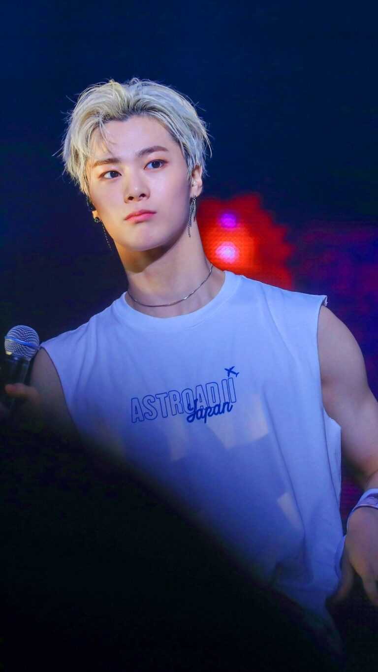 MoonBin Wallpaper - iXpap