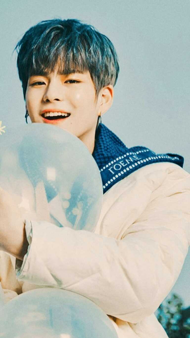 MoonBin Wallpaper - iXpap