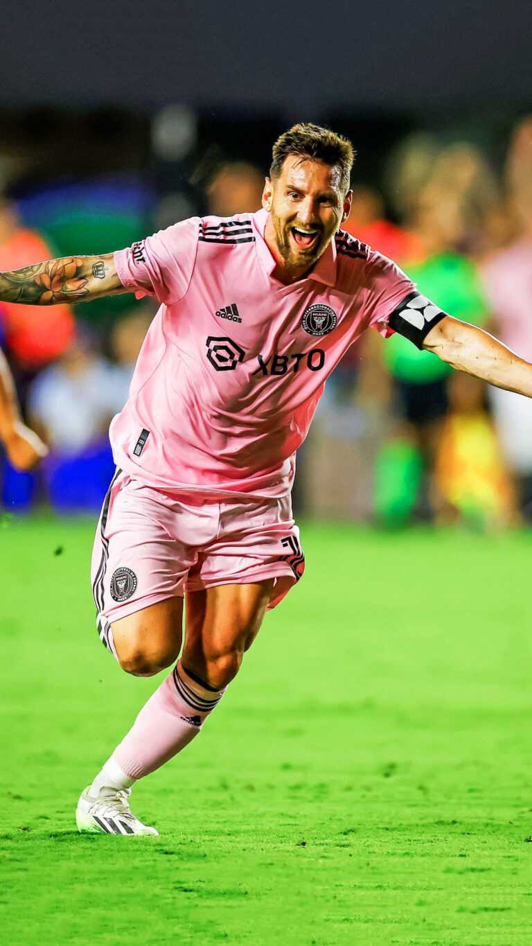 Messi Inter Miami Wallpaper - iXpap
