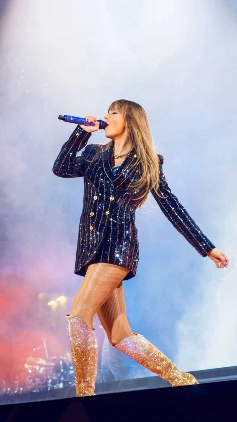 Eras Tour Wallpaper - iXpap