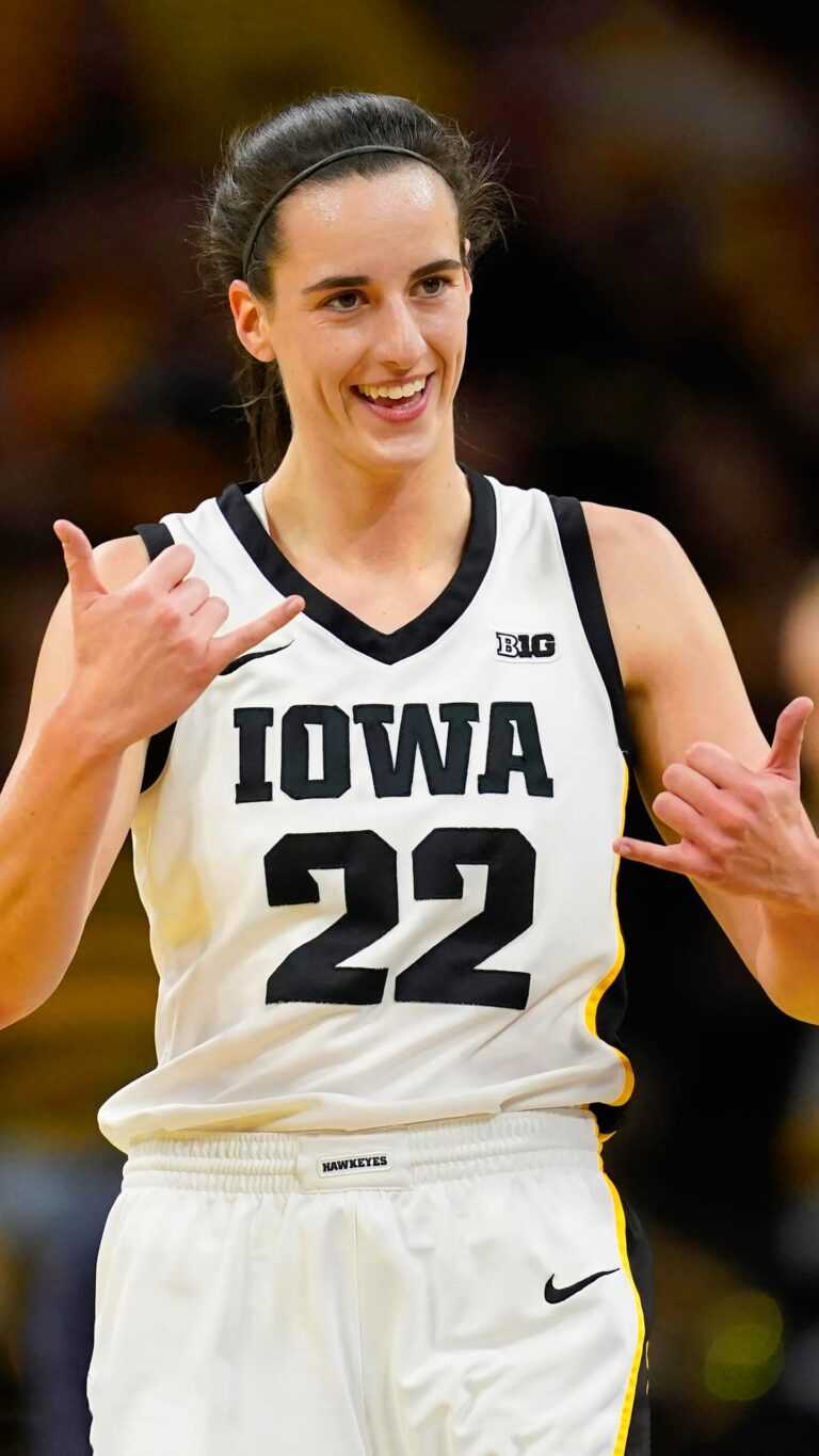 Caitlin Clark Wallpaper - iXpap