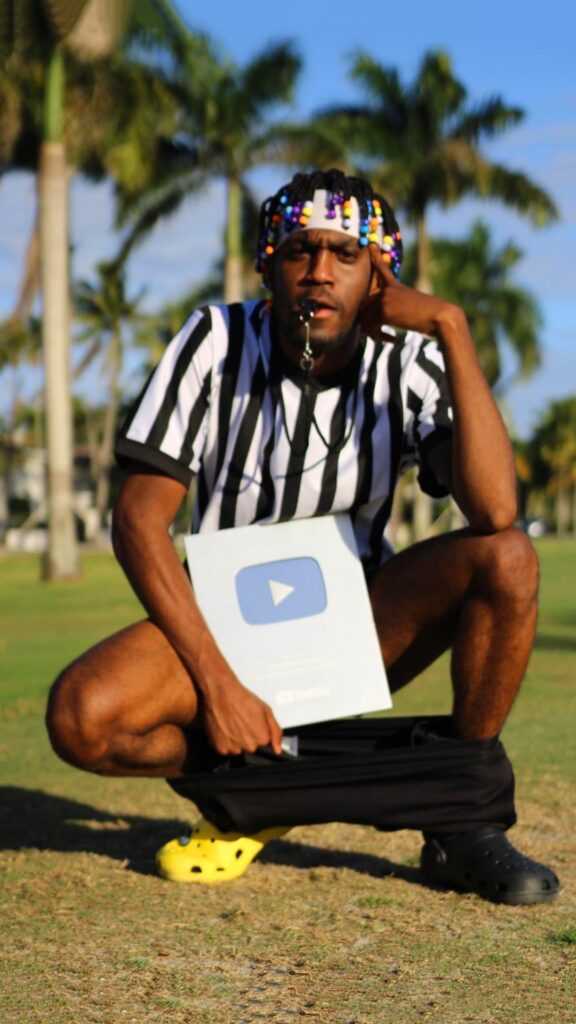 D'Aydrian Harding Wallpaper - iXpap