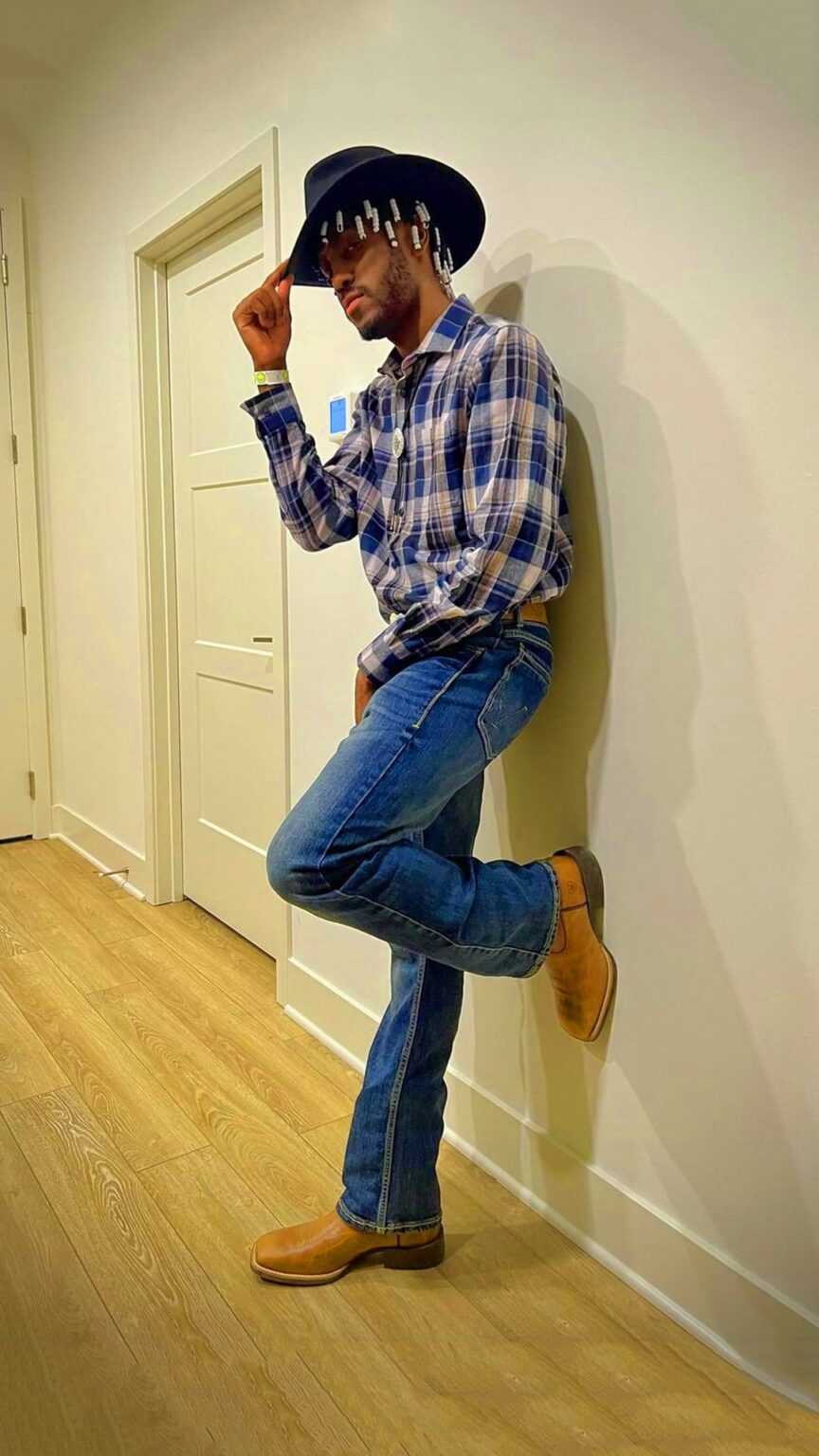 D'Aydrian Harding Wallpaper - iXpap