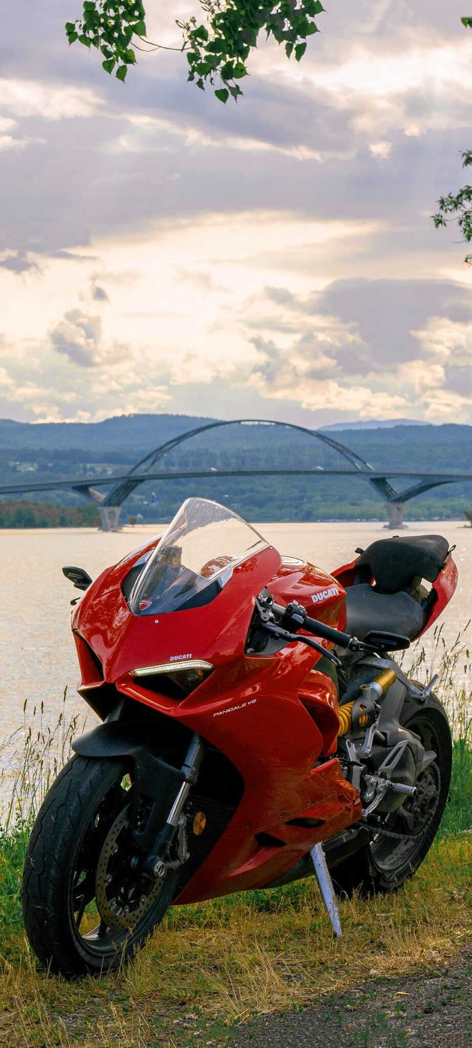 Ducati Panigale V2 Wallpaper - iXpap