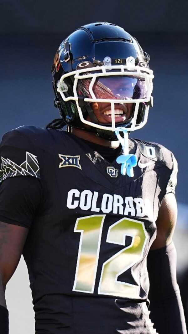 Travis Hunter Wallpaper - iXpap